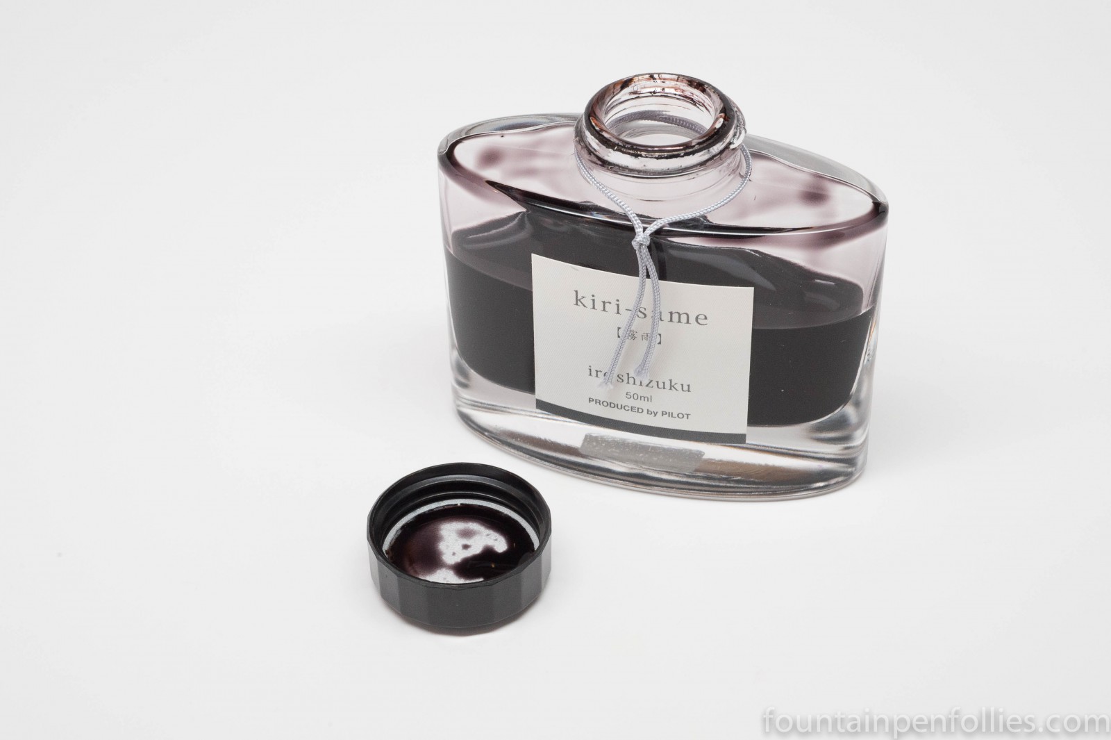 One Minute Ink Review: Pilot Iroshizuku Kiri-same – Fountain Pen Follies